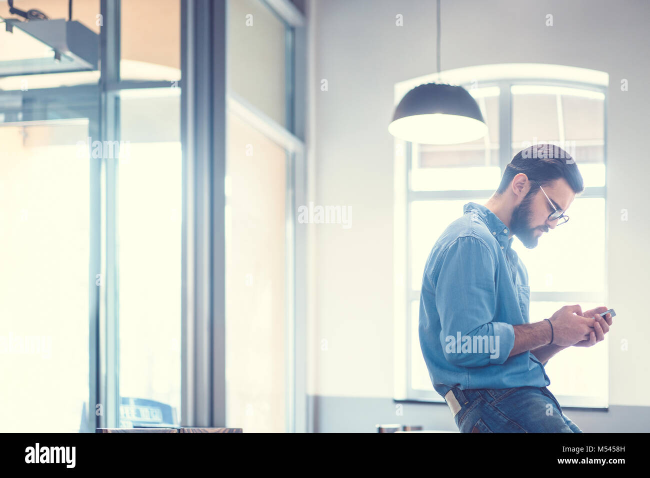 Man cafe hi-res stock photography and images - Alamy