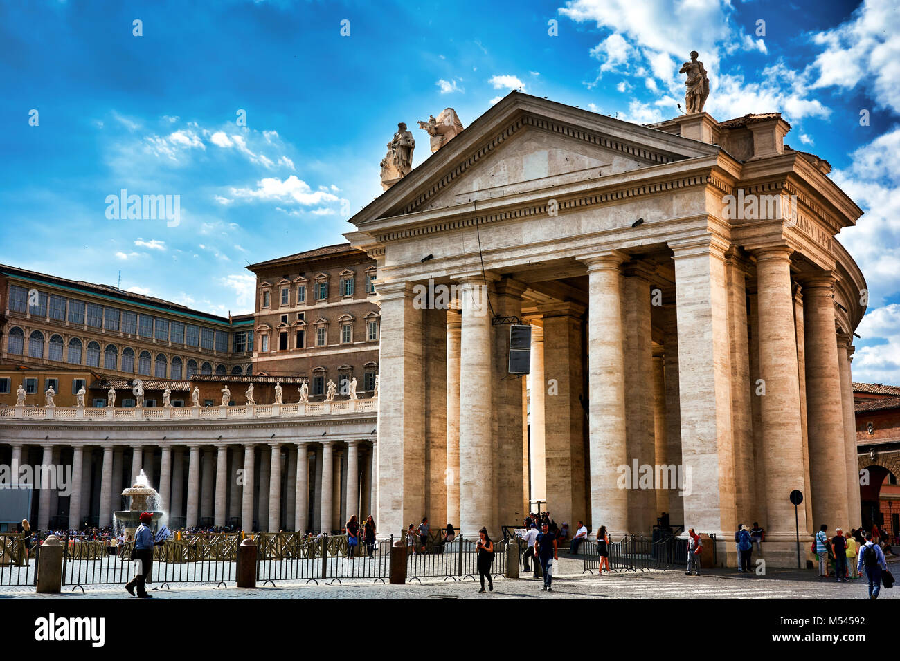 Giant tuscan columns hi-res stock photography and images - Alamy