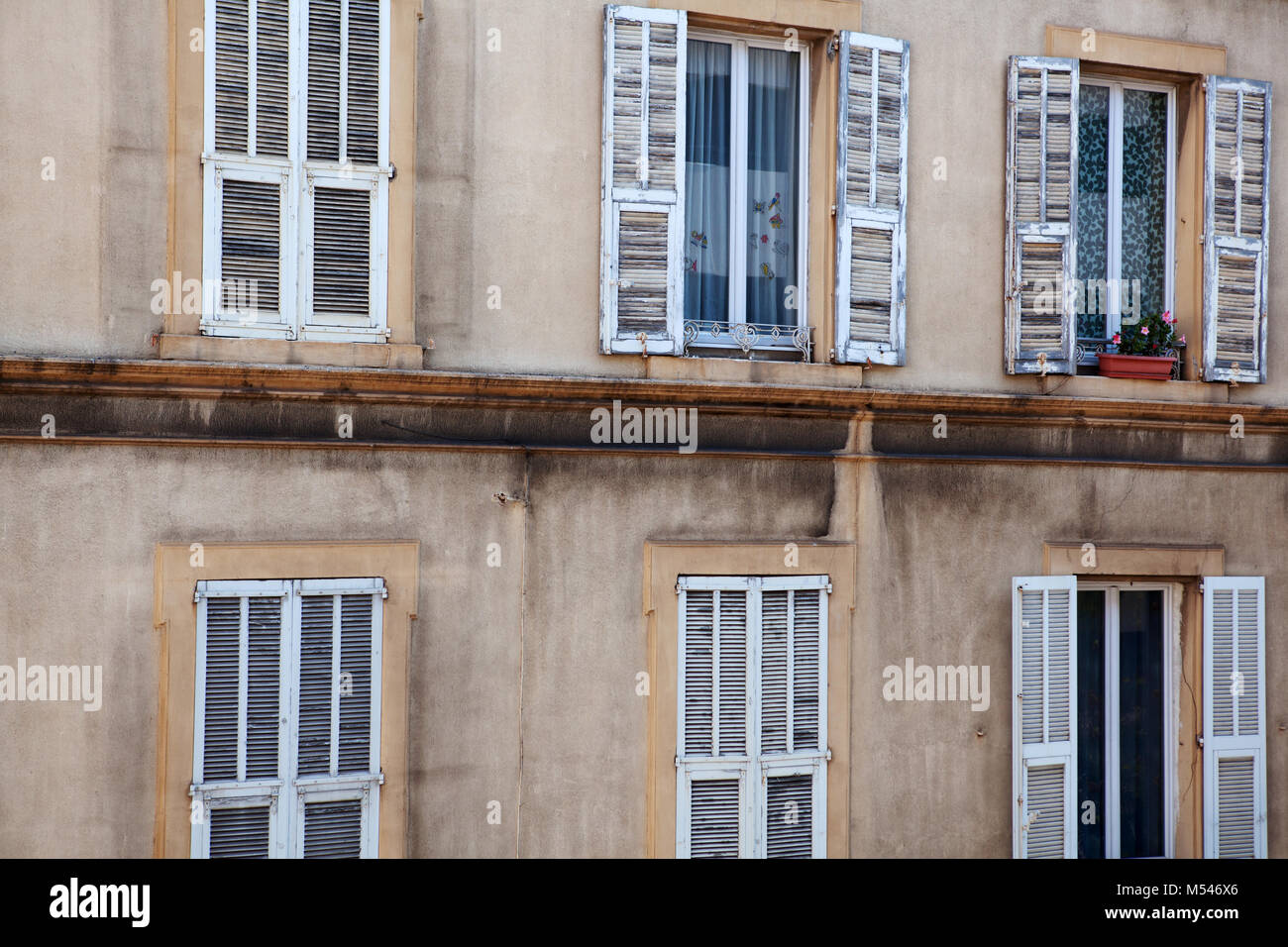 Windows ledge hi-res stock photography and images - Alamy