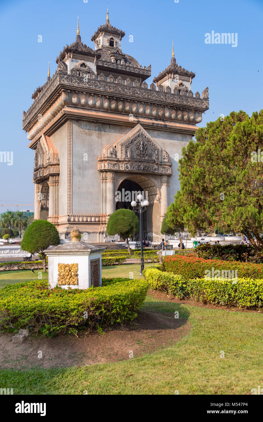 Patuxay monument hi-res stock photography and images - Alamy