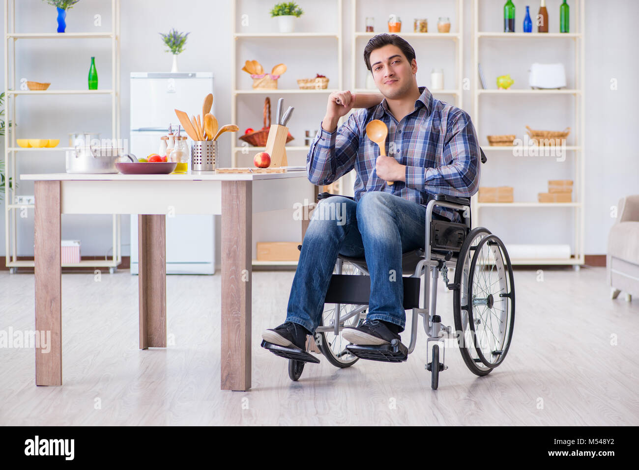 Disabled pastry cook hi-res stock photography and images - Alamy