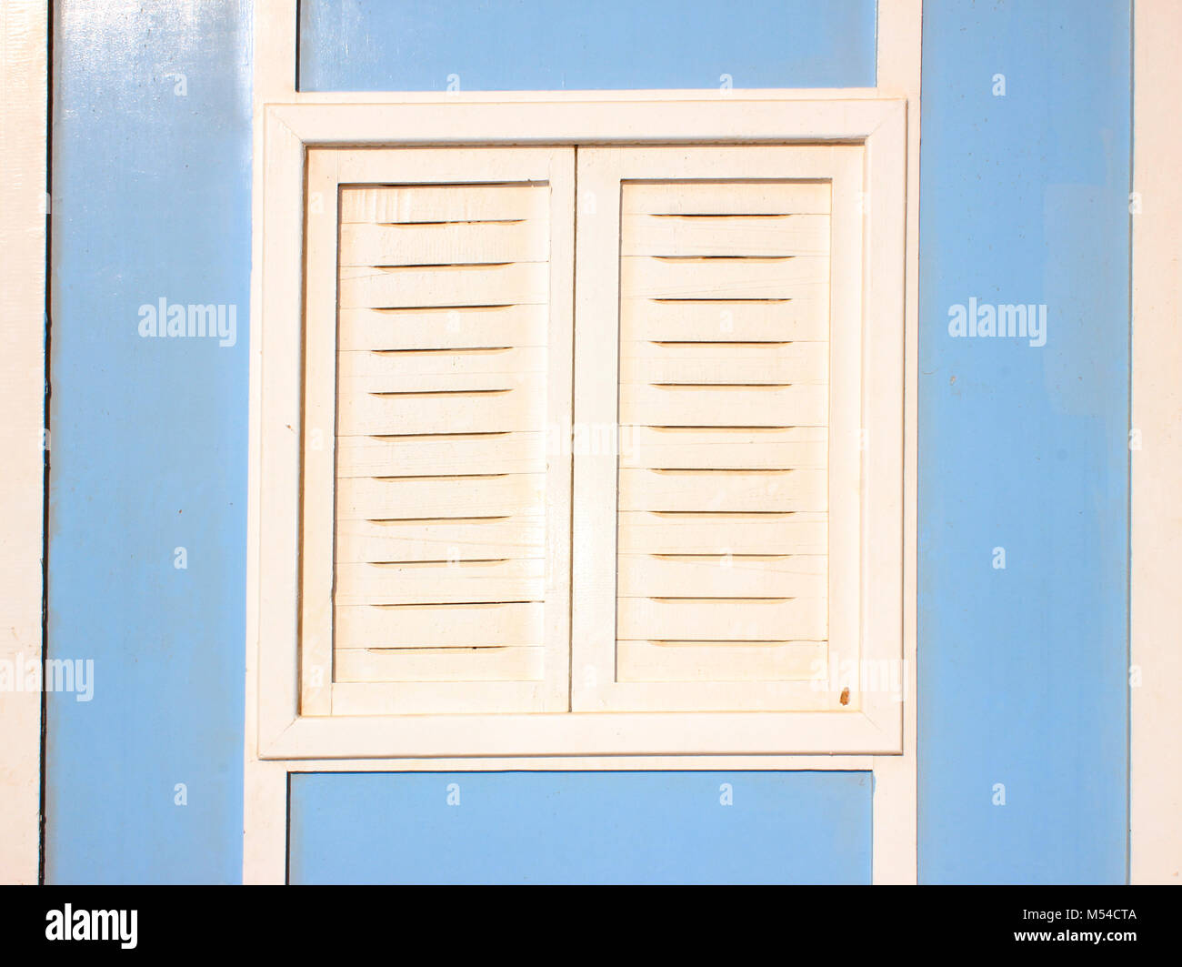 Old wood window hi-res stock photography and images - Alamy