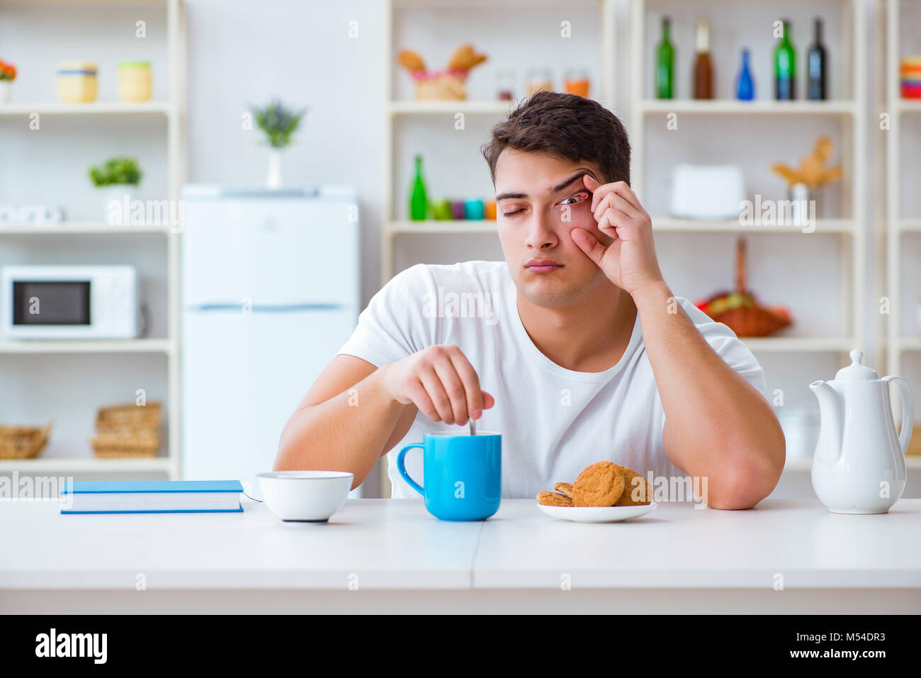 Sleepy after meal hi-res stock photography and images - Alamy