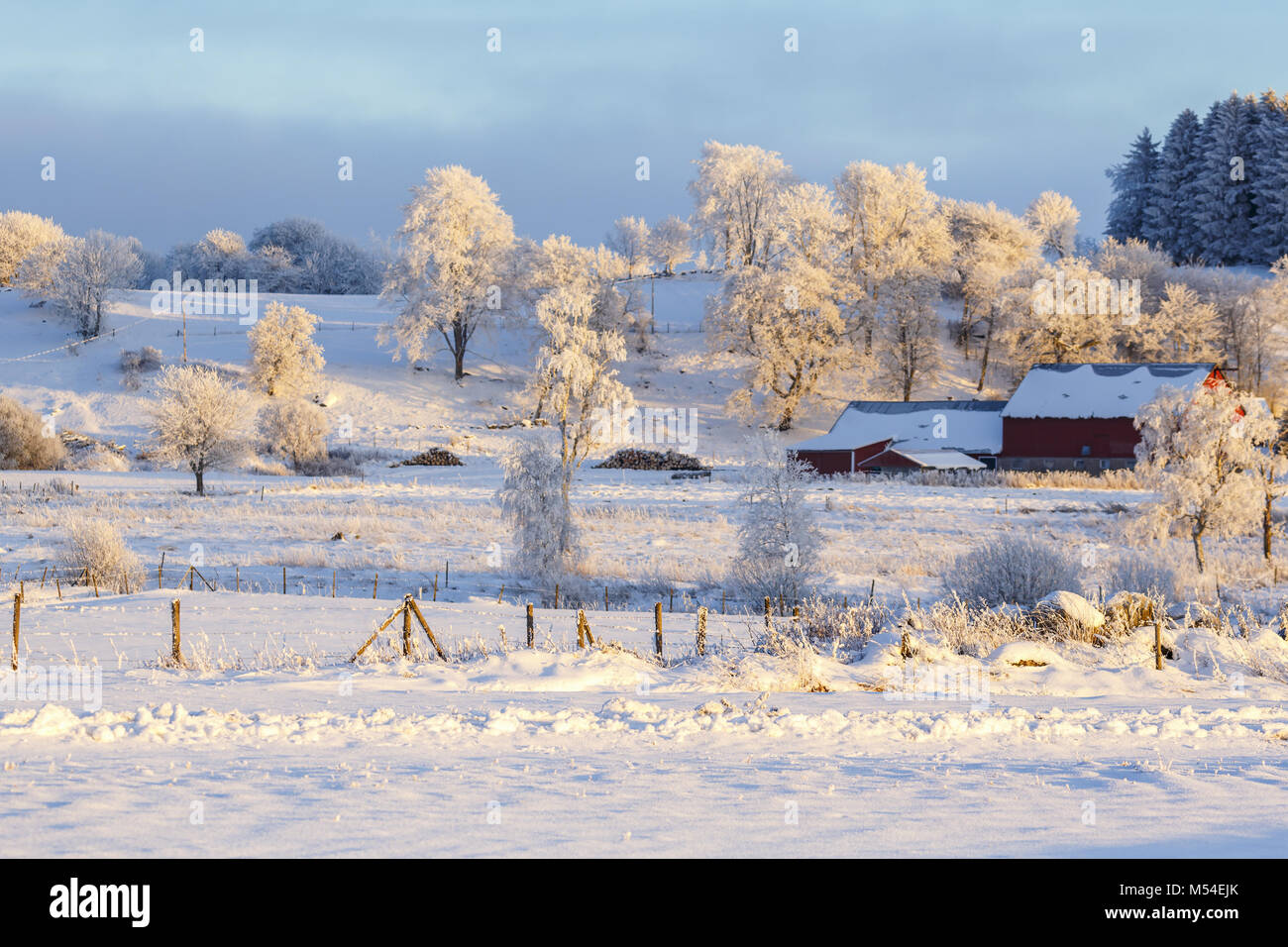 Farm countryside cold hi-res stock photography and images - Alamy
