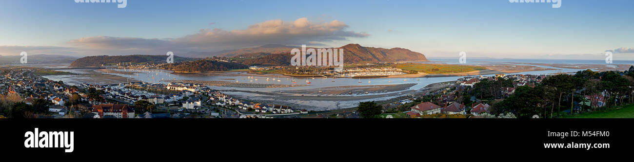 Sunrise wales hi-res stock photography and images - Alamy