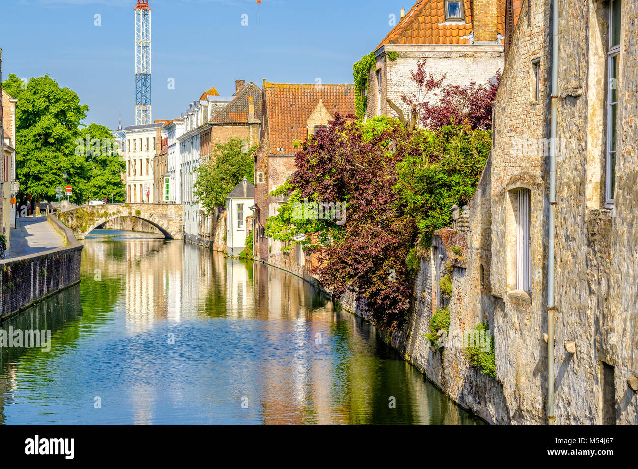 Bruges (Brugge) cityscape with water canal and bridge Stock Photo - Alamy