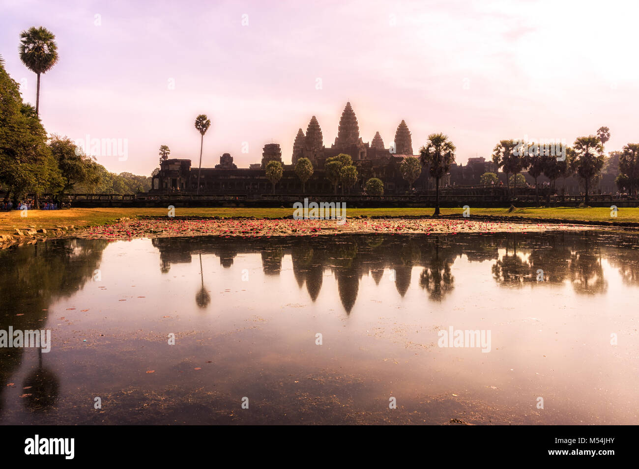 Reflecting Pond ankor wat Stock Photo - Alamy
