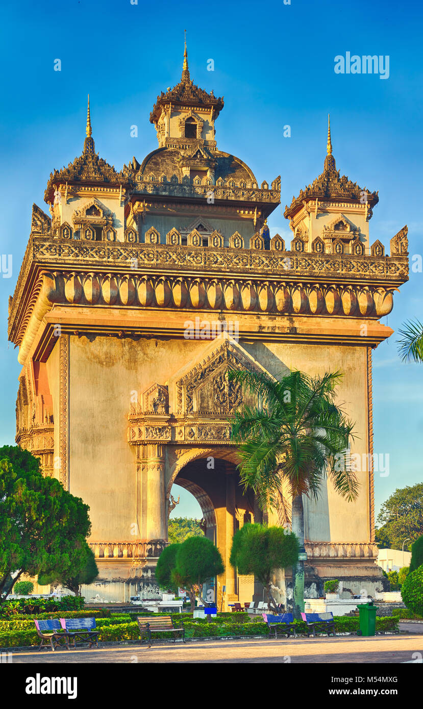 Triumph gate hi-res stock photography and images - Alamy