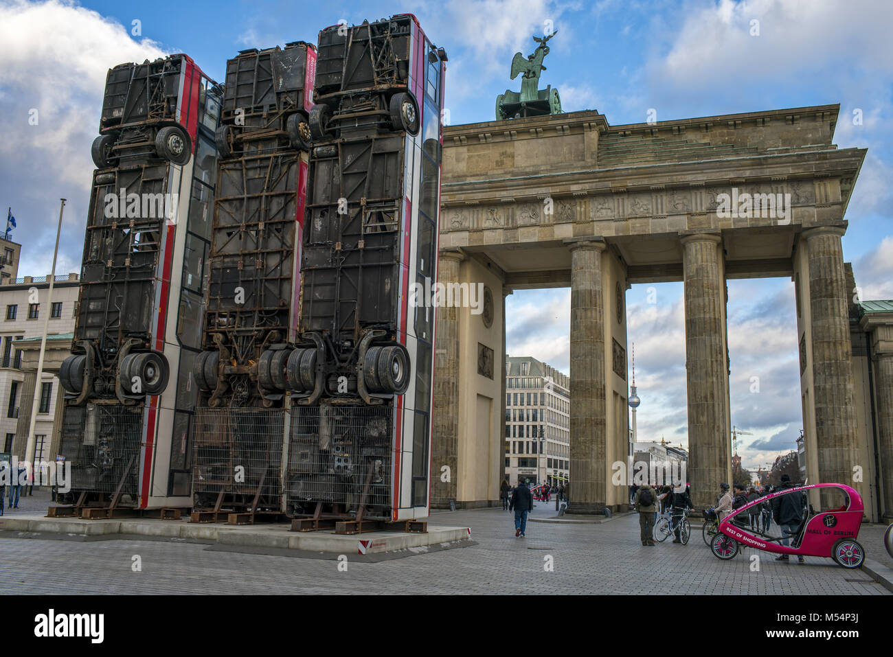 Monument gate hi-res stock photography and images - Alamy