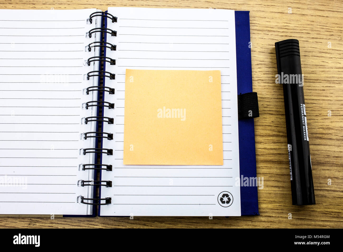 Open note book hi-res stock photography and images - Alamy