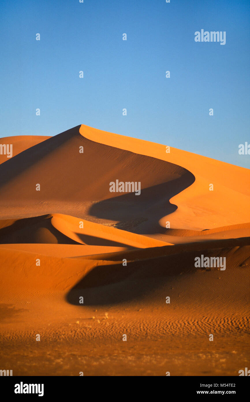 Algeria. Near Djanet. Sahara desert. Sand dunes Stock Photo - Alamy