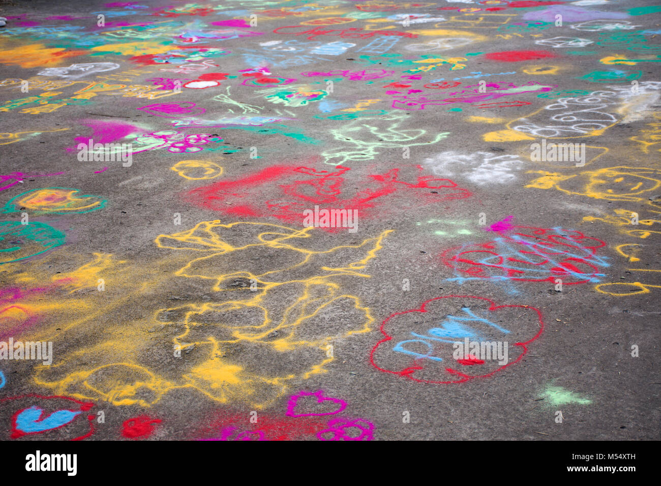 Thai children play and painting powder color on ground in Bang Mod ...