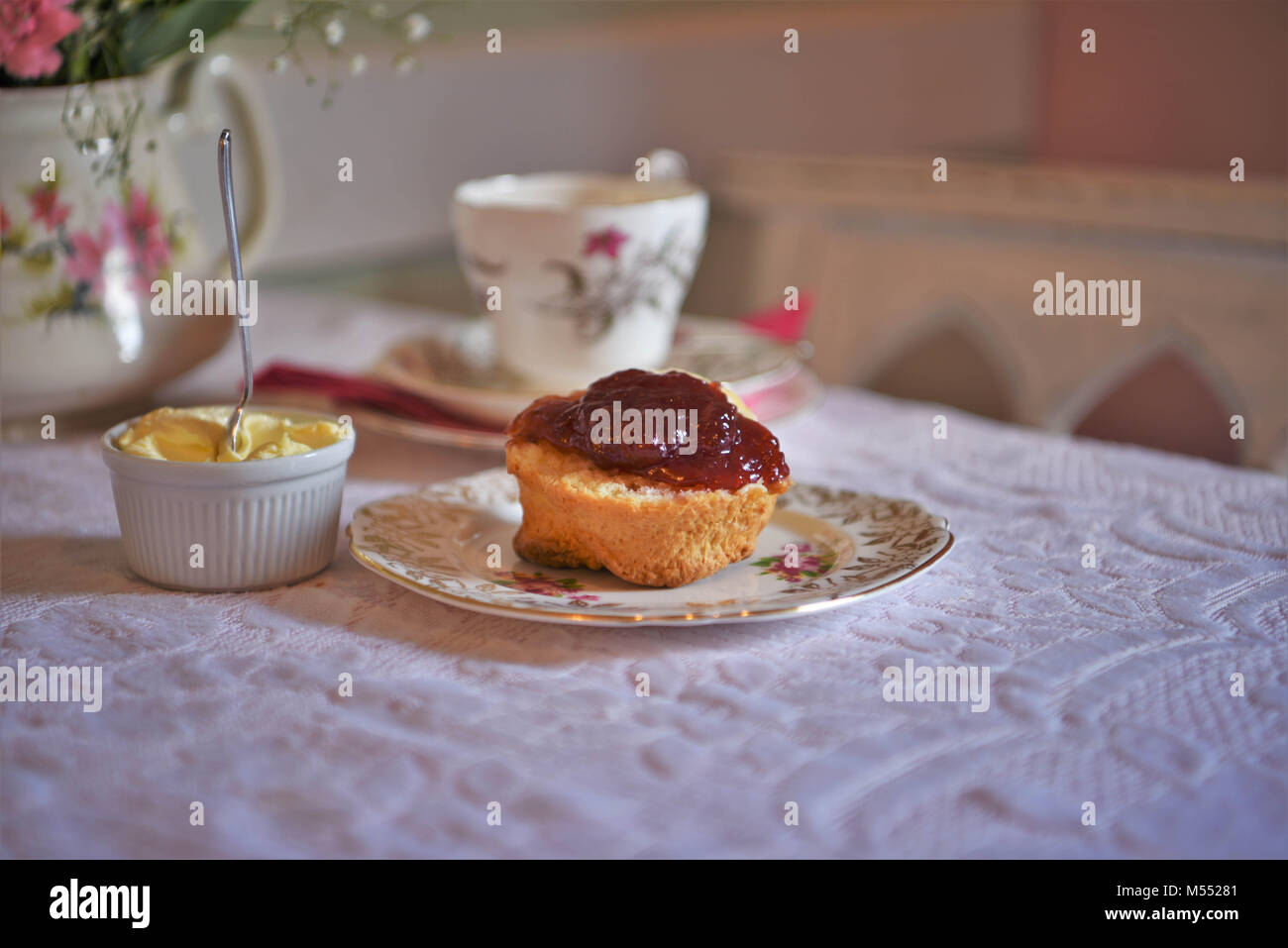 Afternoon Tea Crockery Stock Photos & Afternoon Tea Crockery Stock ...