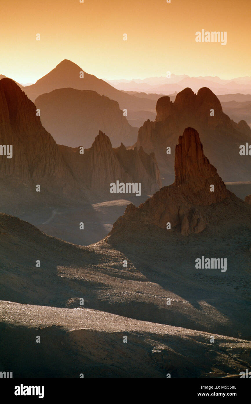 Hoggar mountains algeria hi-res stock photography and images - Alamy
