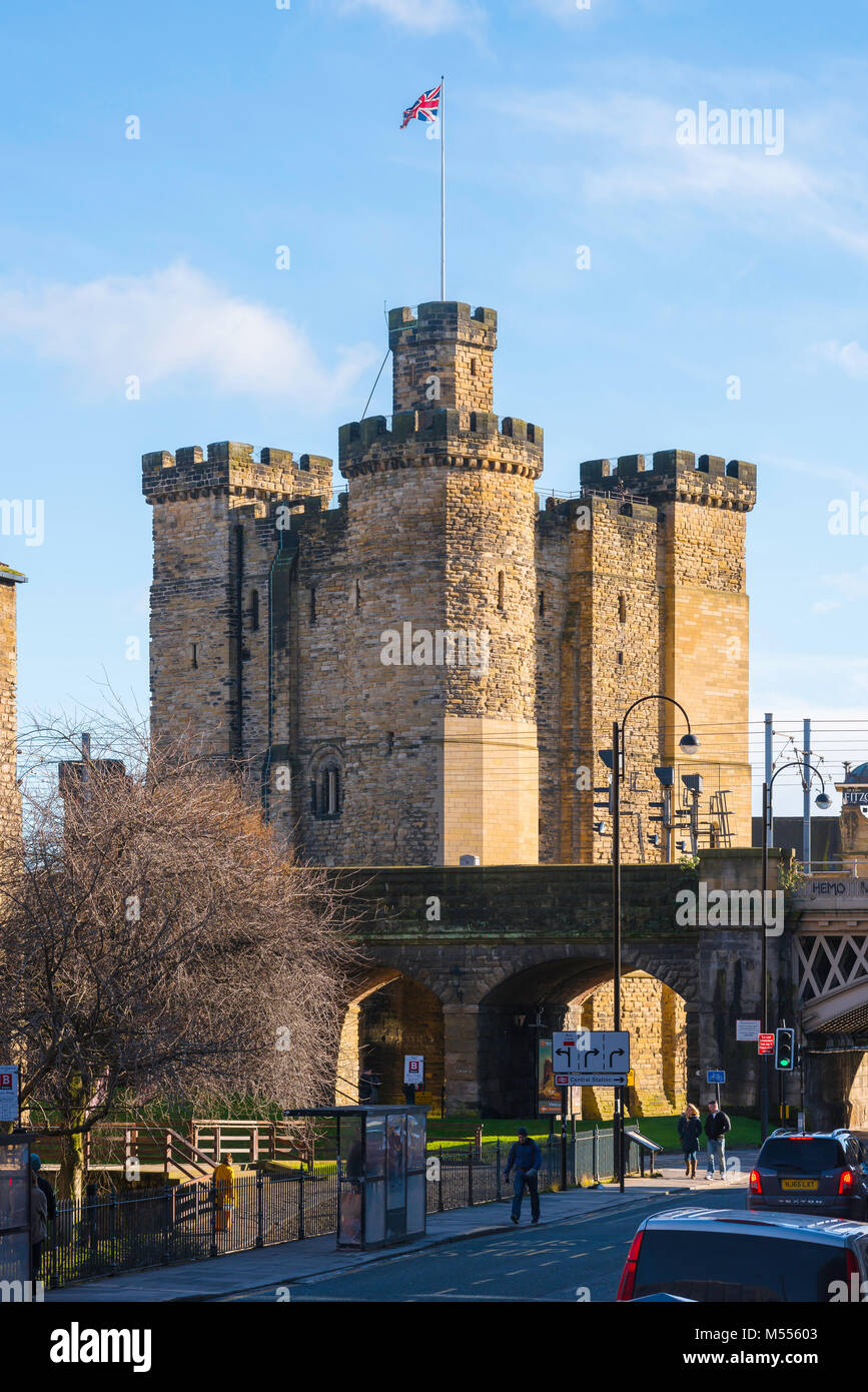 Early medieval castle hi-res stock photography and images - Alamy