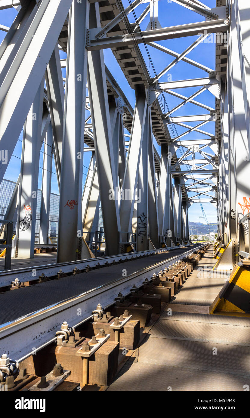 New railway viaduct hi-res stock photography and images - Alamy