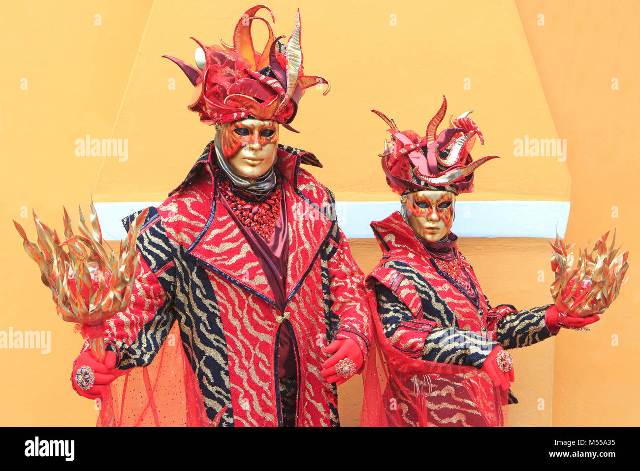 Venice carnival sun costume hi-res stock photography and images - Alamy
