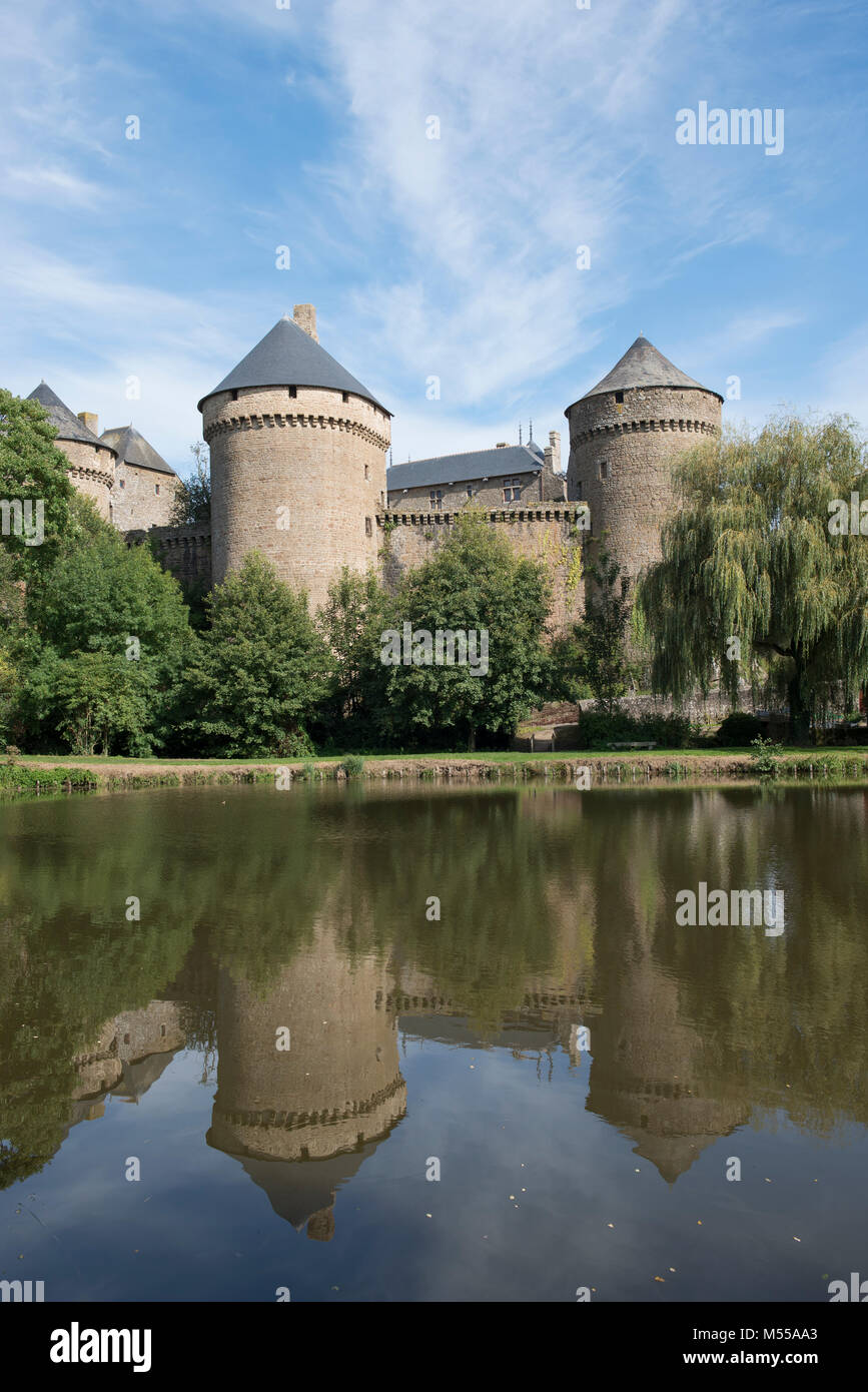 The Château de Lassay is a 15th-century castle in Lassay-les-Châteaux ...