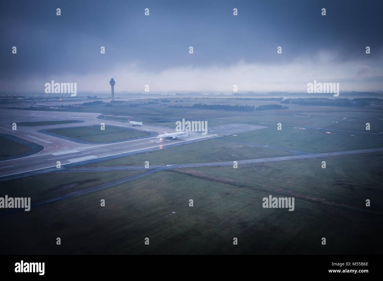 Bad weather in airport hi-res stock photography and images - Alamy