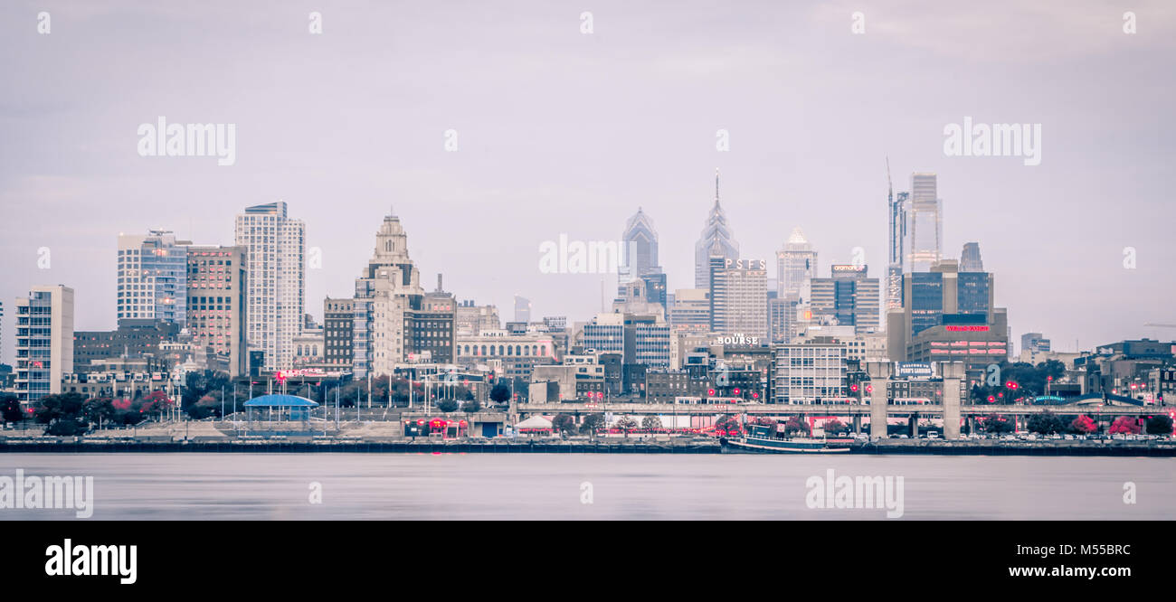 early morning sunrise over philadelphia pennsylvania Stock Photo - Alamy