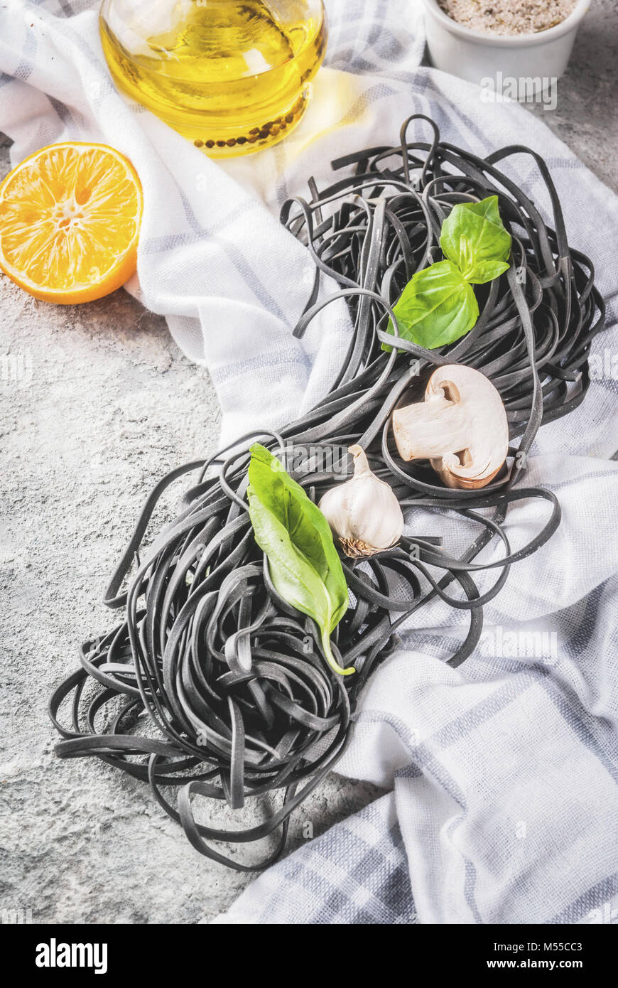 Cuttlefish ink spaghetti hi-res stock photography and images - Alamy