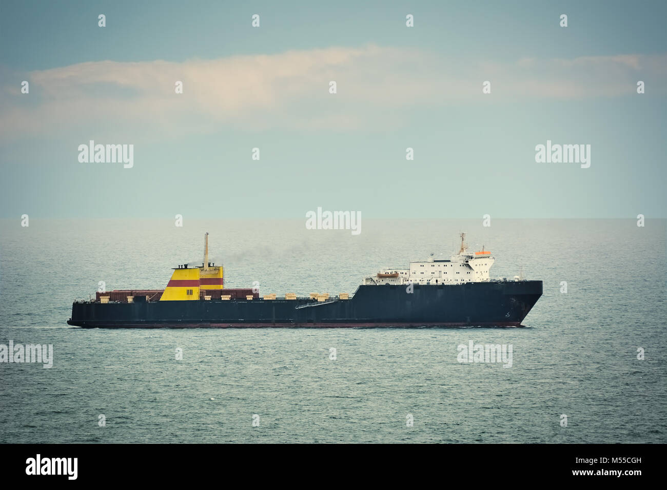 Ro-Ro Cargo Ship Stock Photo - Alamy