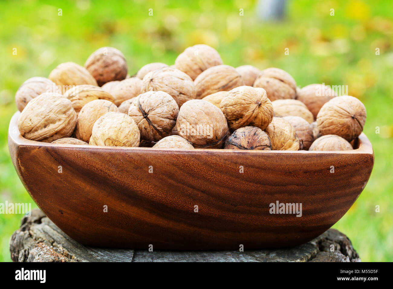 Wal nuts hi-res stock photography and images - Alamy