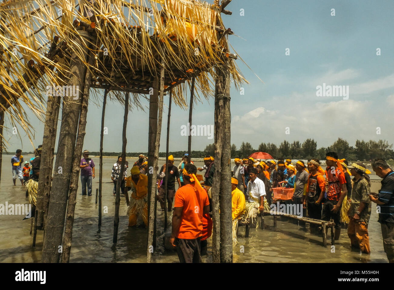Pulau Carey, Malaysia. 20th February, 2018. Shaman of the Mah Meri ...