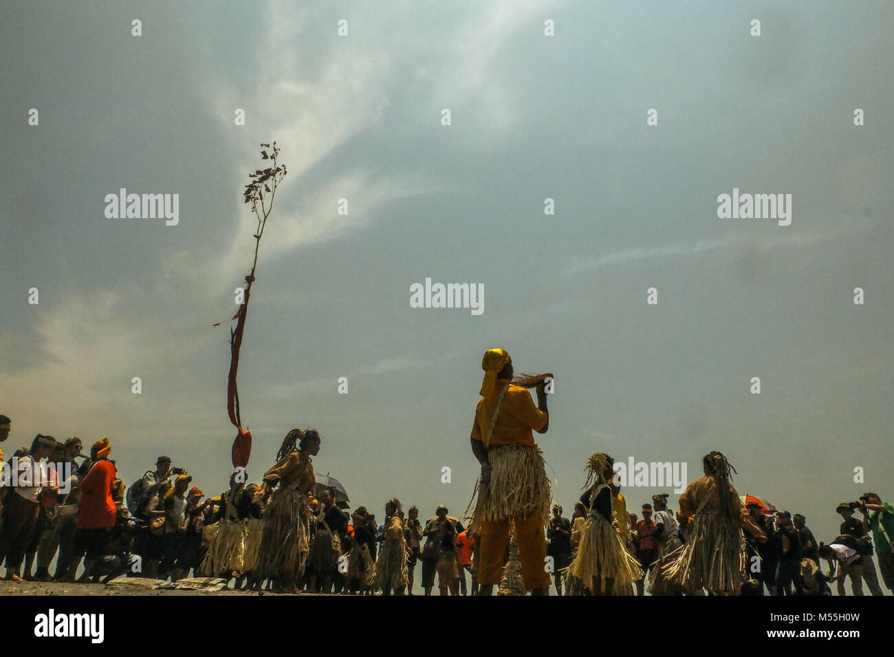 Pulau Carey, Malaysia. 20th February, 2018. Members of the Mah Meri ...