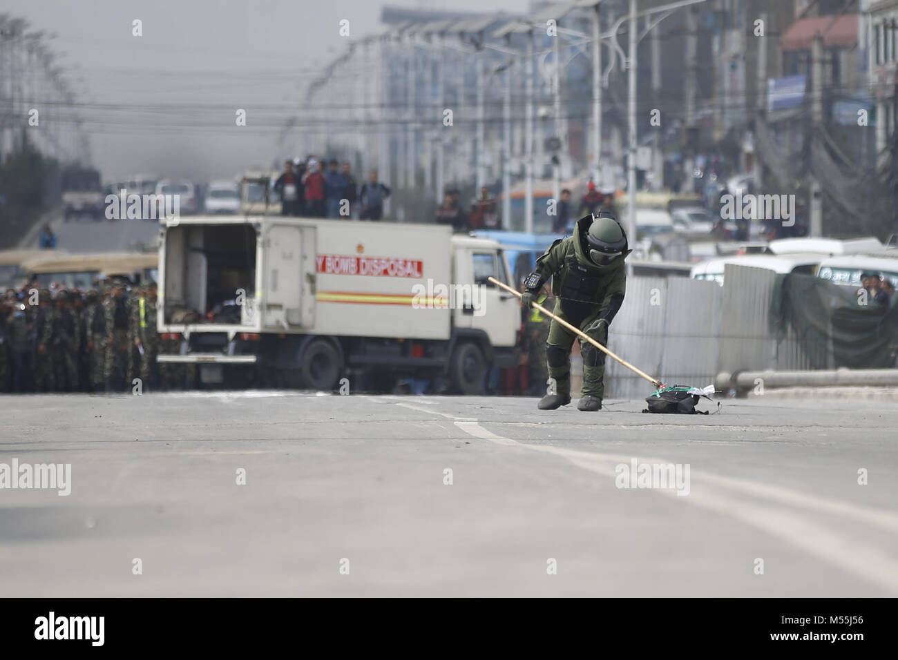 Metropolitan police bomb squad hi-res stock photography and images - Alamy