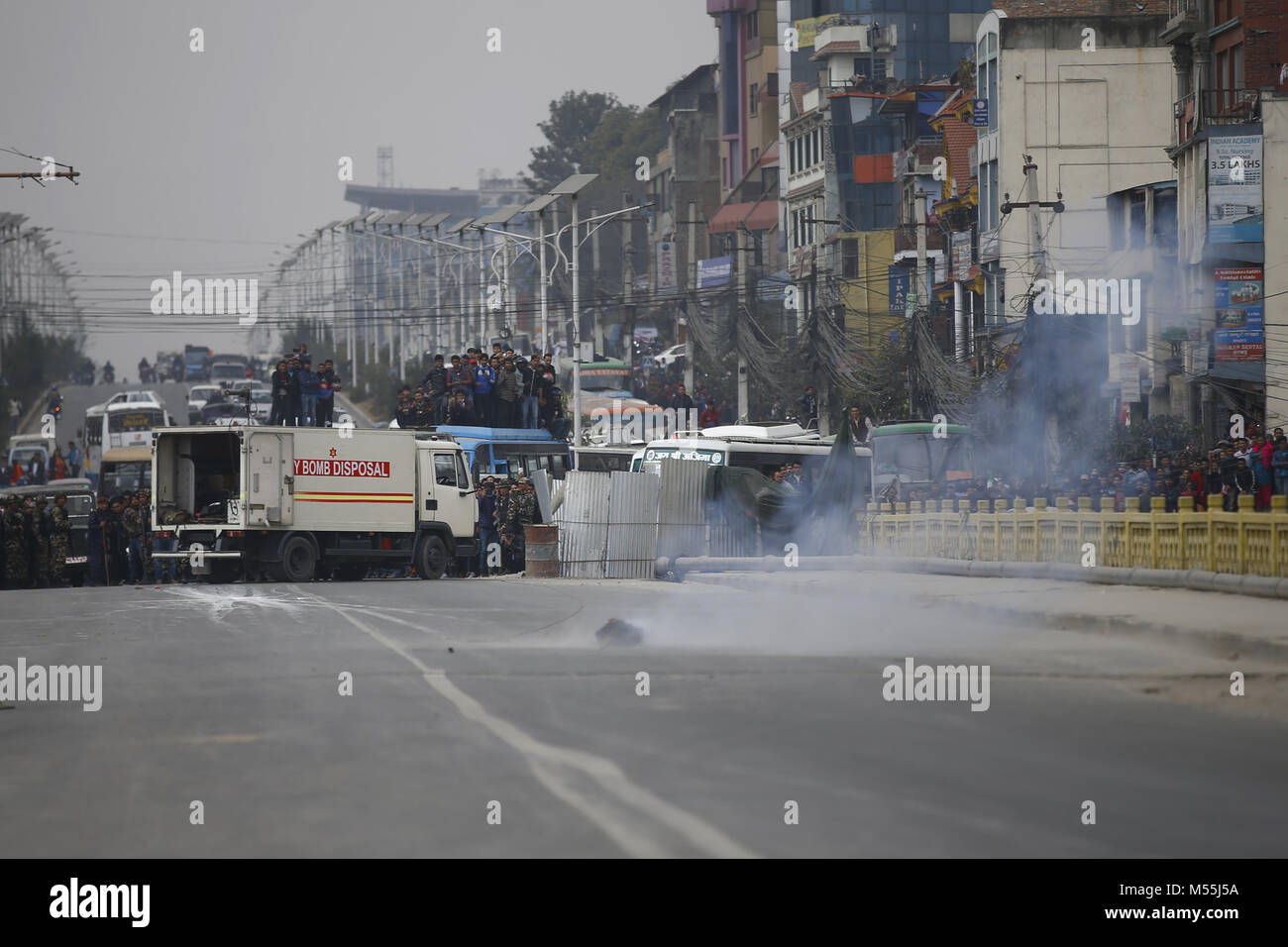 Metropolitan police bomb squad hi-res stock photography and images - Alamy