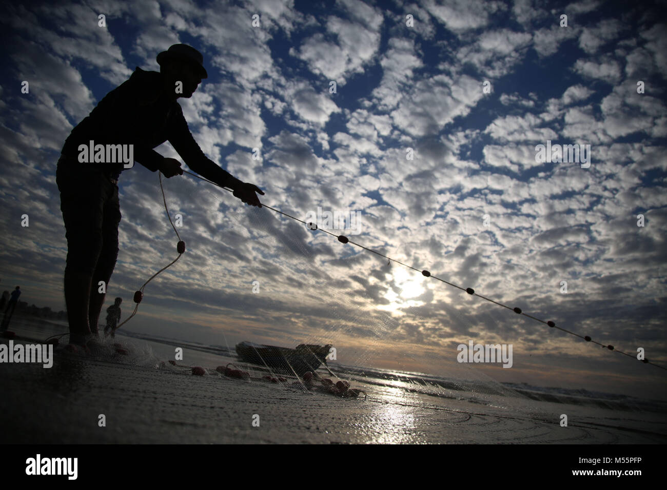 Gaza City, The Gaza Strip, Palestine. 20th Feb, 2018. Palestinians ...