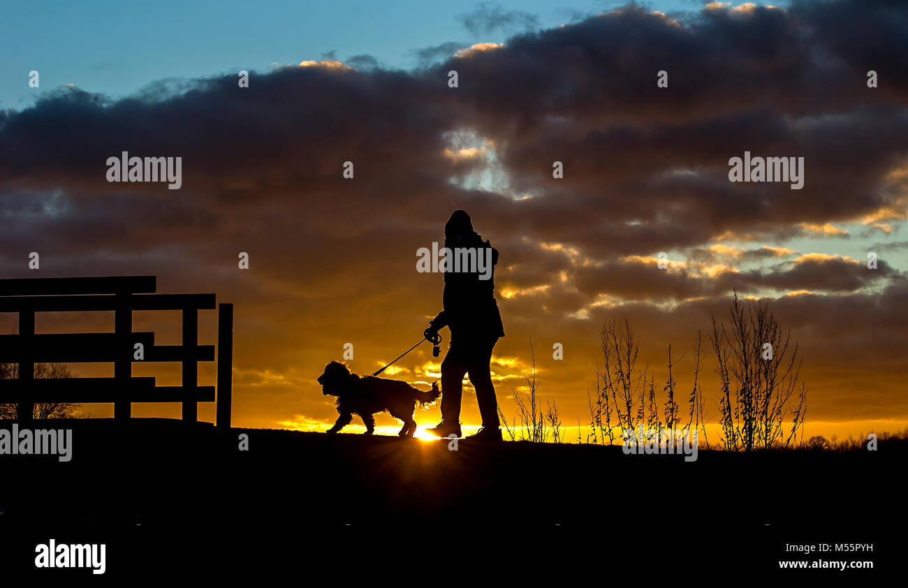 Bolton, Lancashire, UK. 20th February, 2018. A glorious golden sunset ...