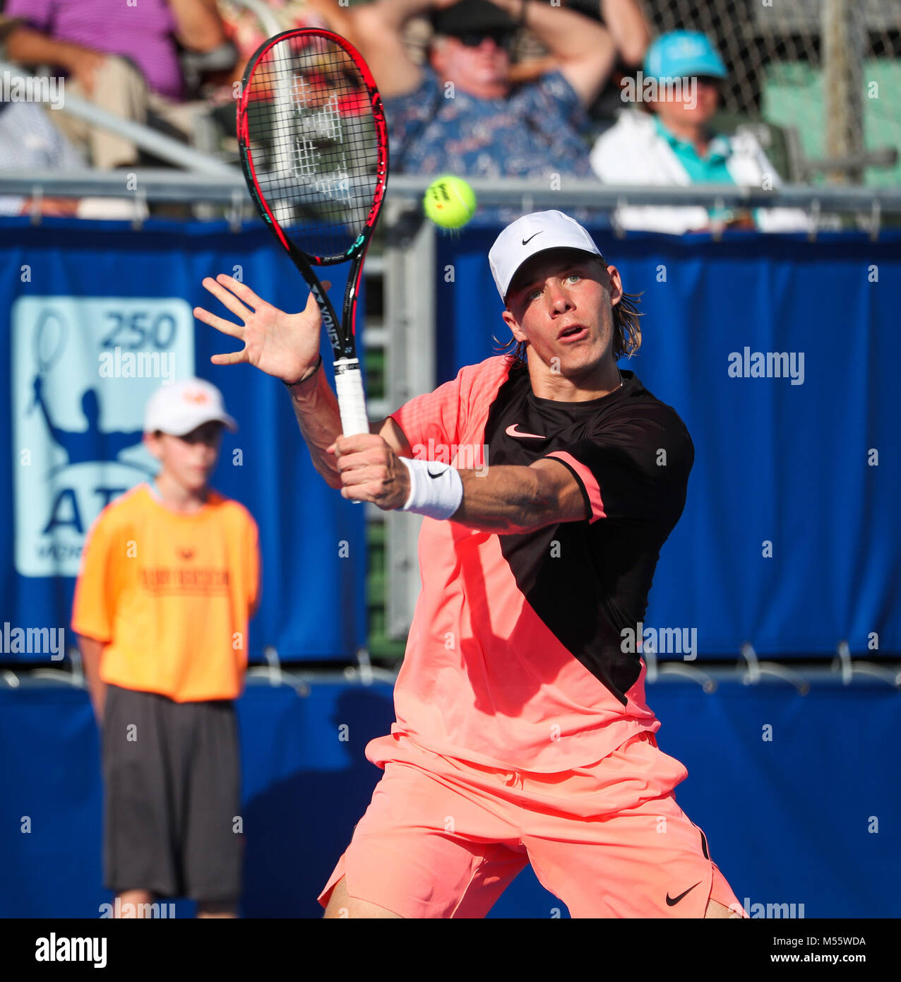 Hits backhand to denis shapovalov hi-res stock photography and images - Alamy