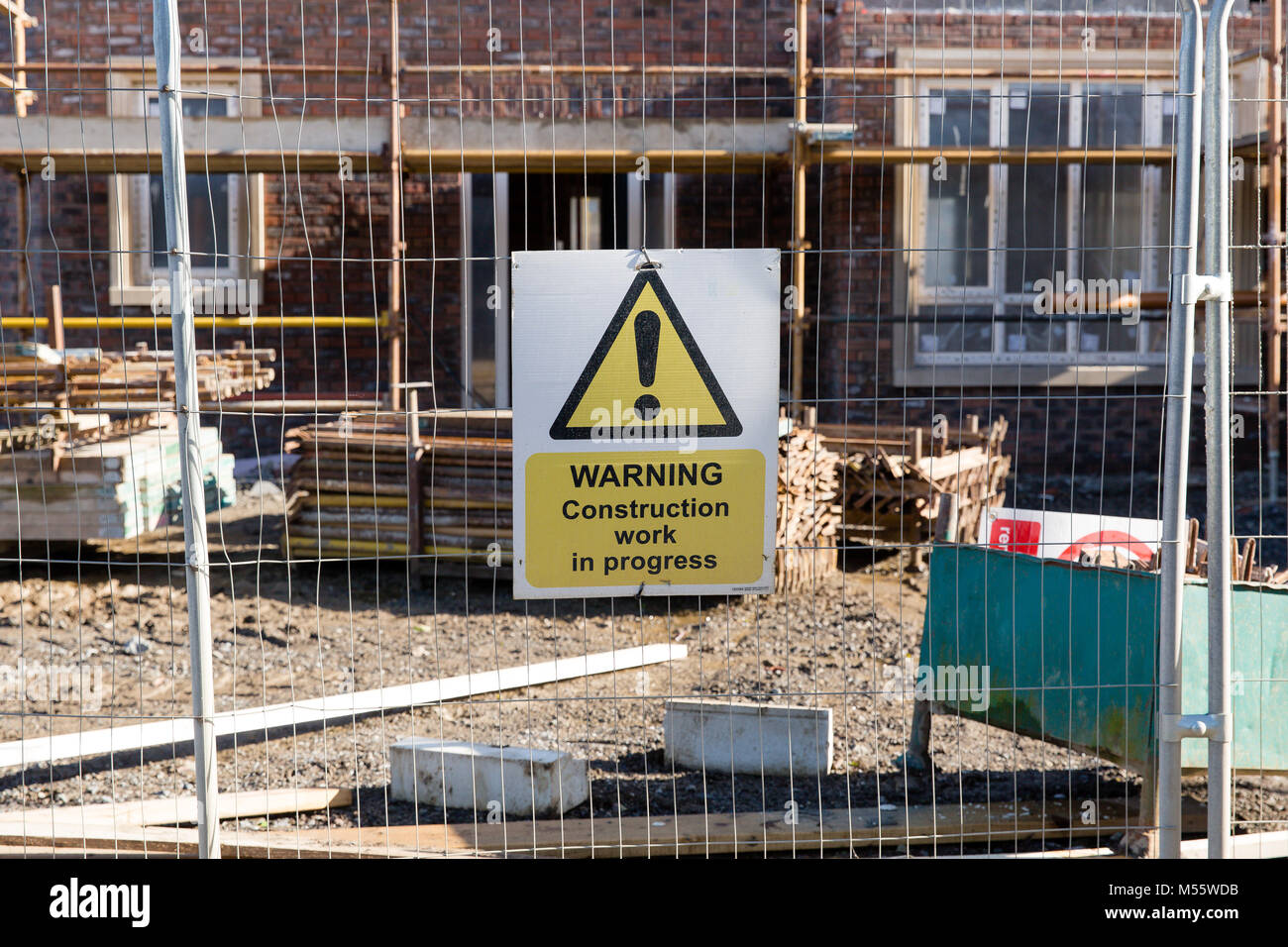 Scaffold warning sign hi-res stock photography and images - Alamy