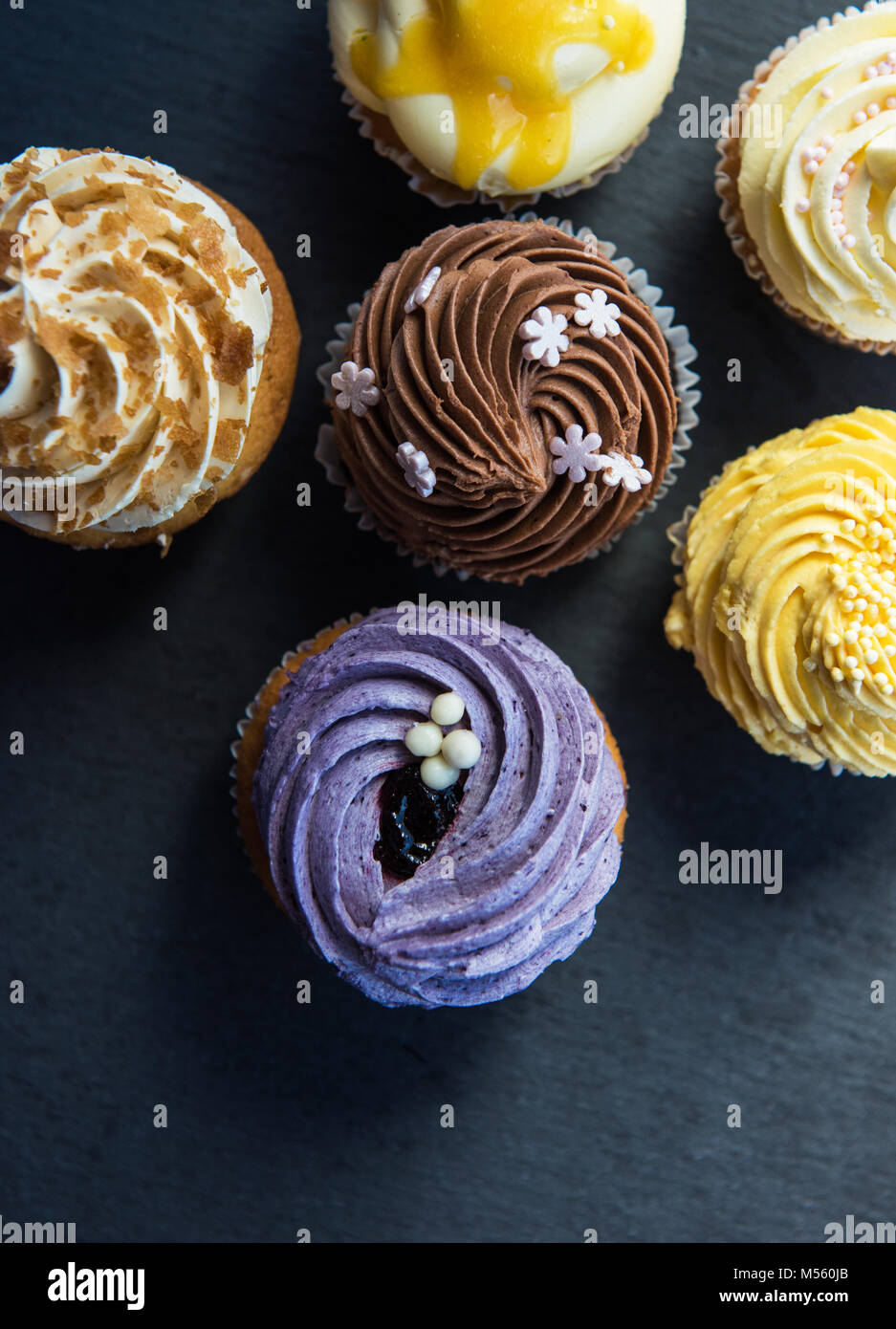 Cupcakes desert cream Stock Photo - Alamy