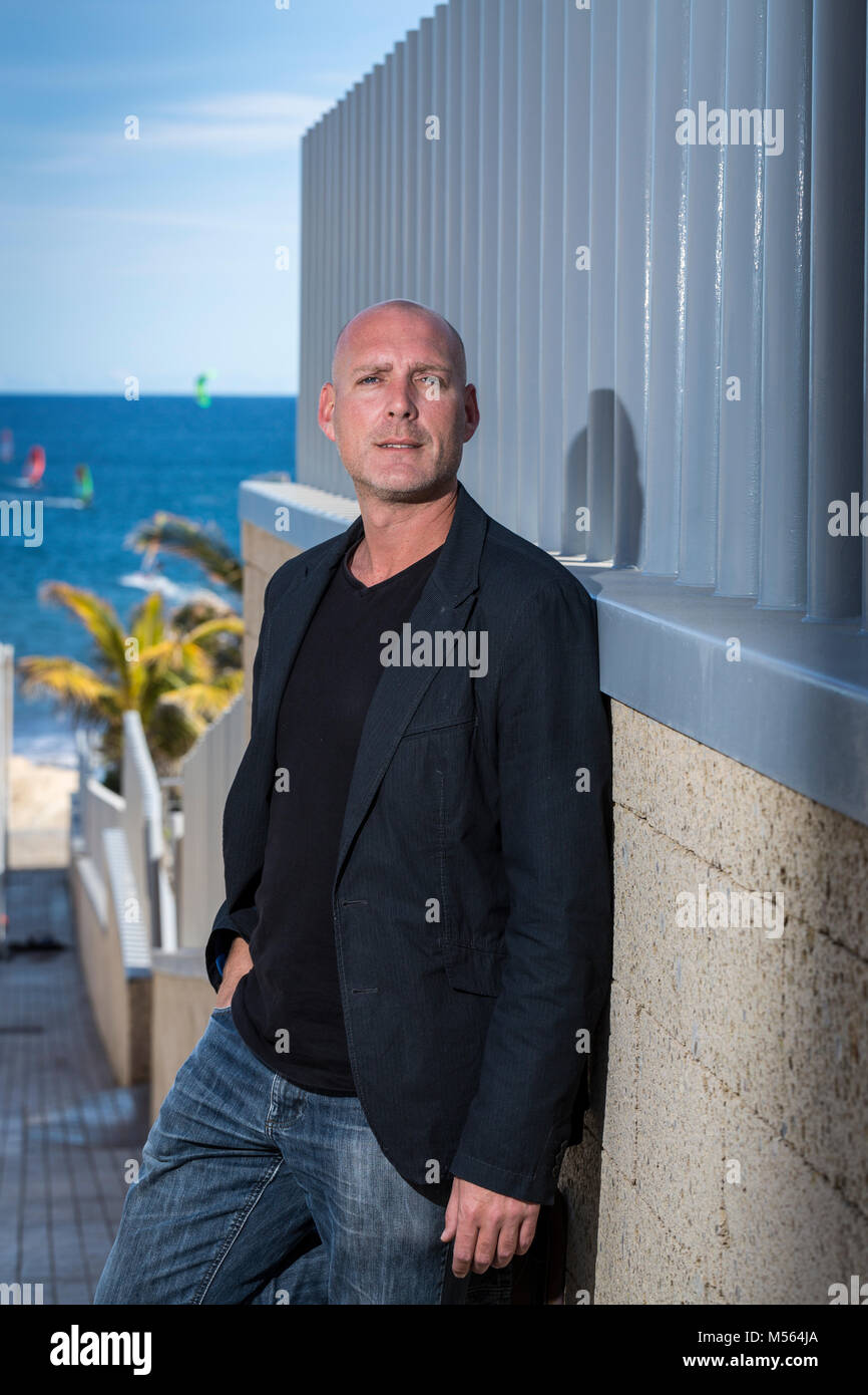 Lee Bullen expat British writer living and working in Tenerife, Canary ...