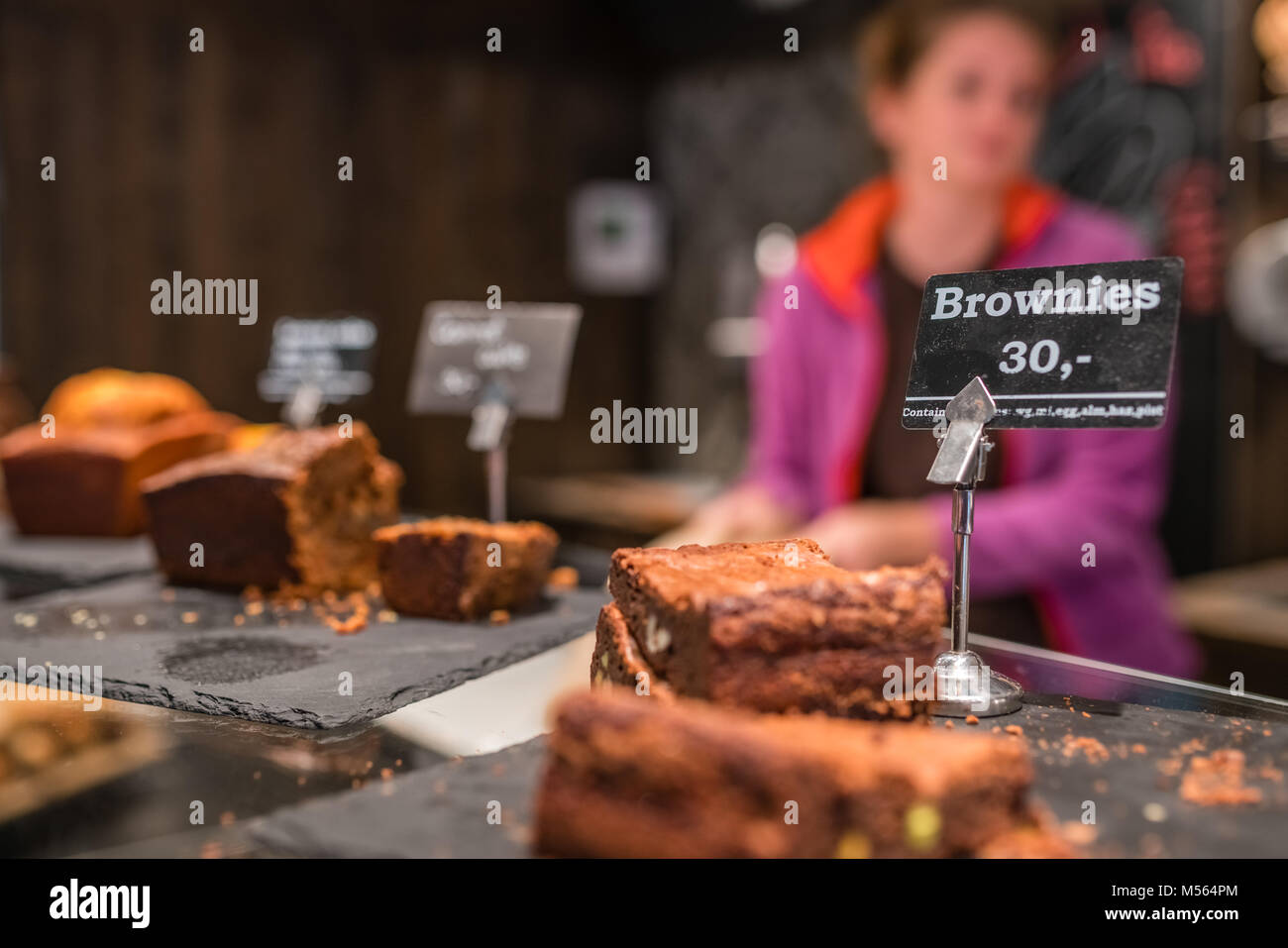 Bakery display brownie hi-res stock photography and images - Alamy
