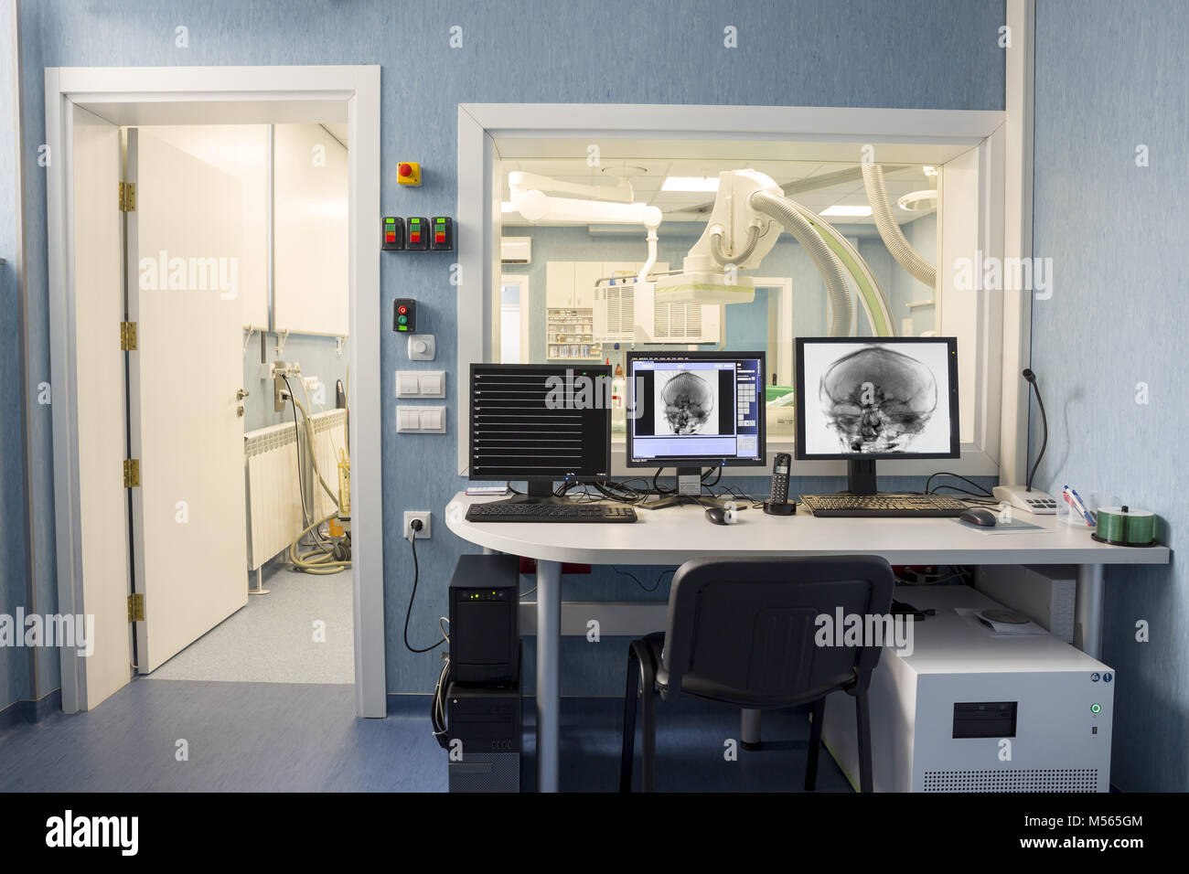 Room monitoring during surgery Stock Photo - Alamy