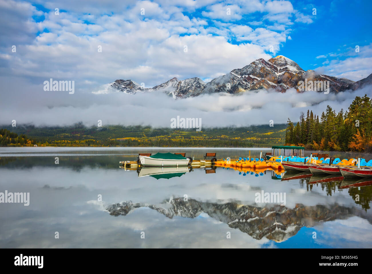Jasper National Park, Pyramid Lake Stock Photo - Alamy
