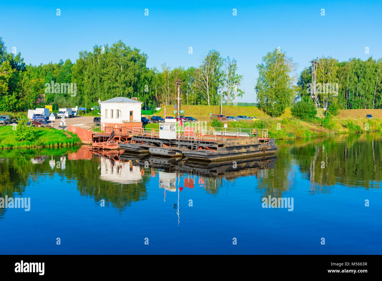 car crossing the river Stock Photo - Alamy