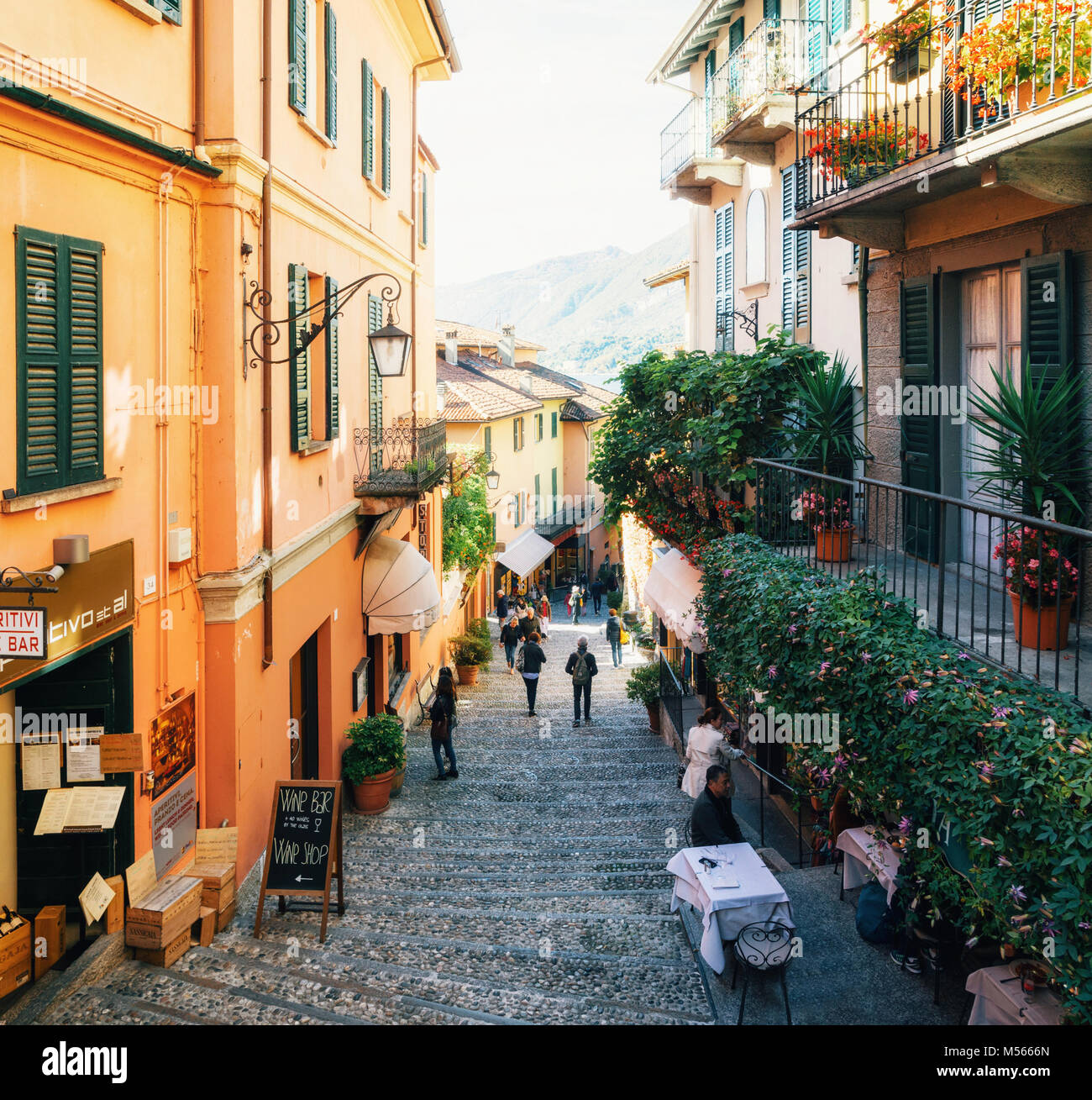 Bellagio lake como street hi-res stock photography and images - Alamy