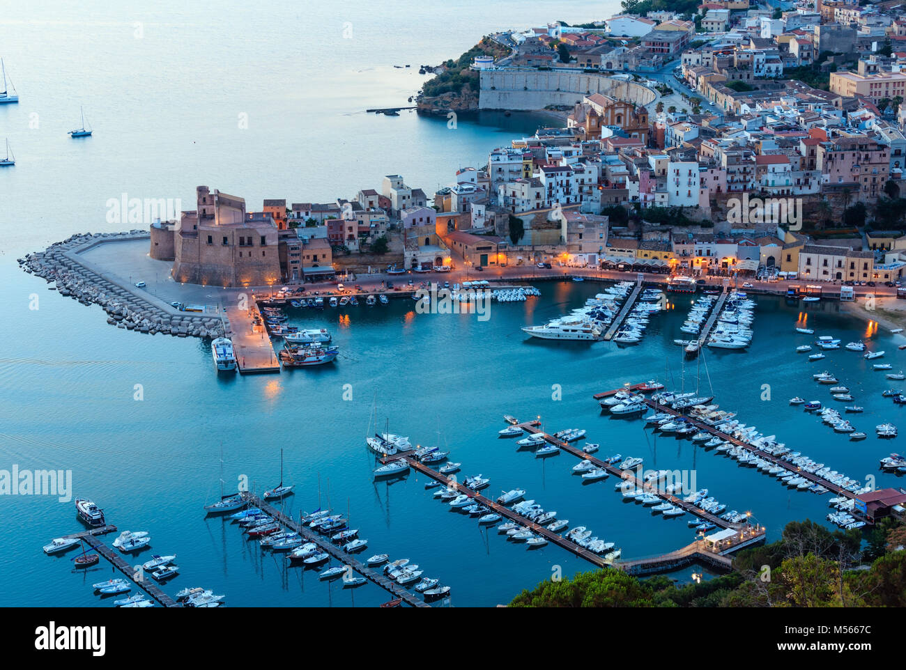 Castellammare del Golfo sea bay, Sicily, Italy Stock Photo - Alamy