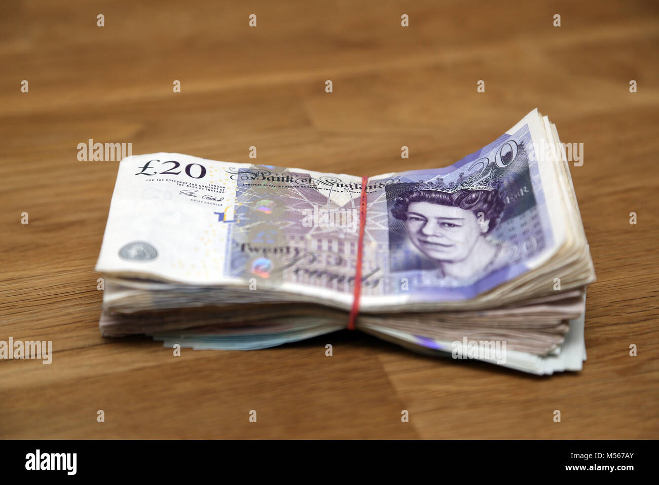 Bank of England notes including the old paper £10 note, paper £20 note ...