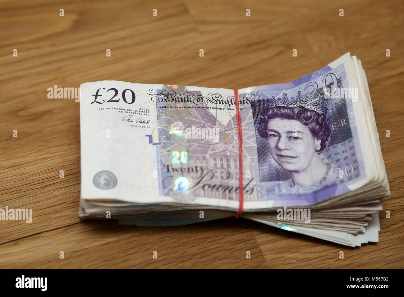 Bank of England notes including the old paper £10 note, paper £20 note ...