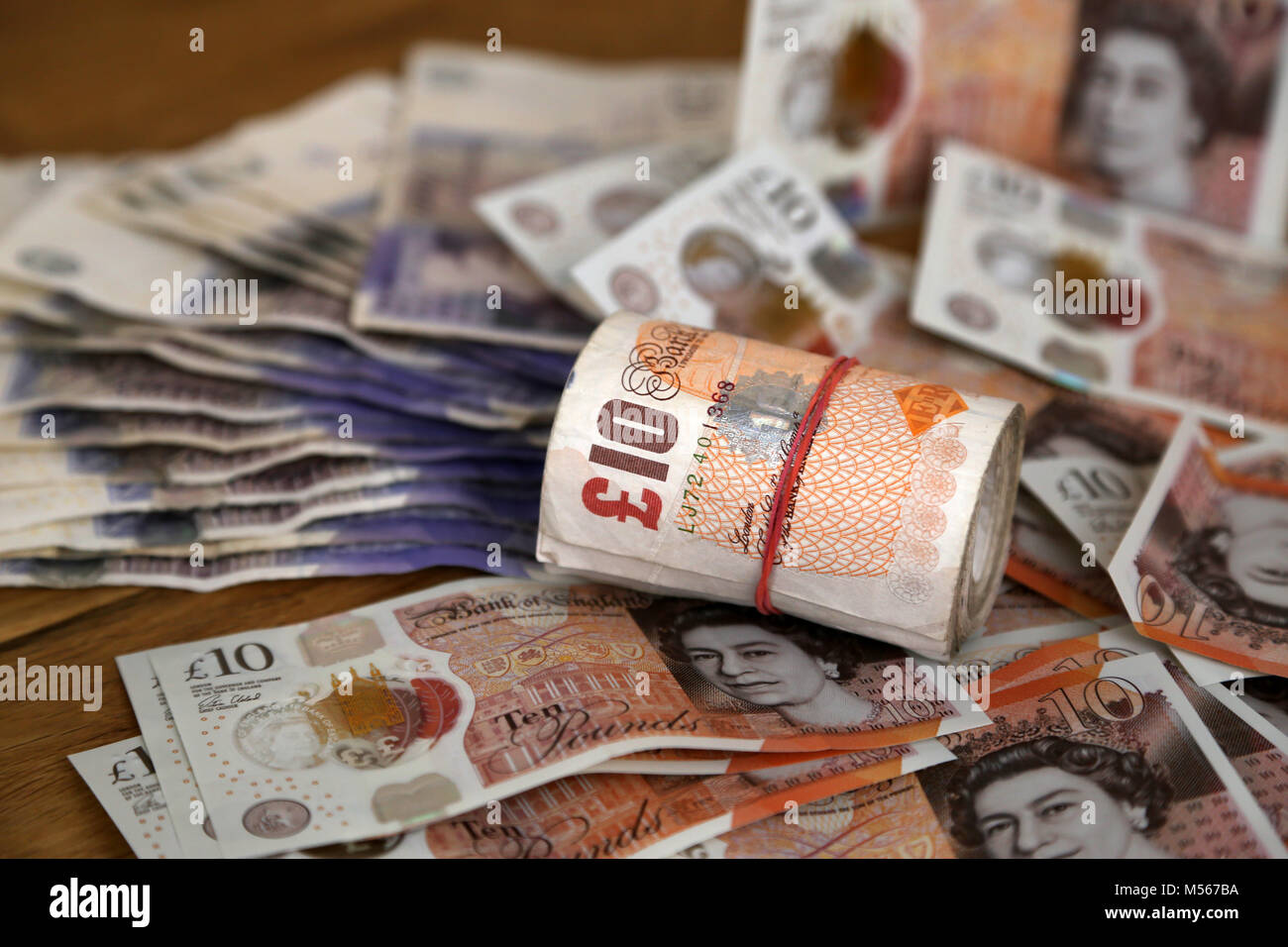 Bank of England notes including the old paper £10 note, paper £20 note ...