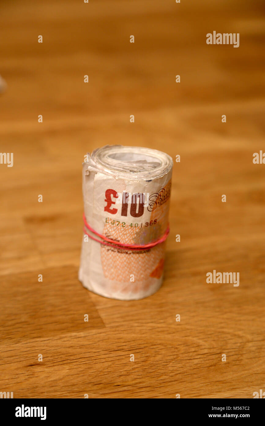 Bank of England notes including the old paper £10 note, paper £20 note ...