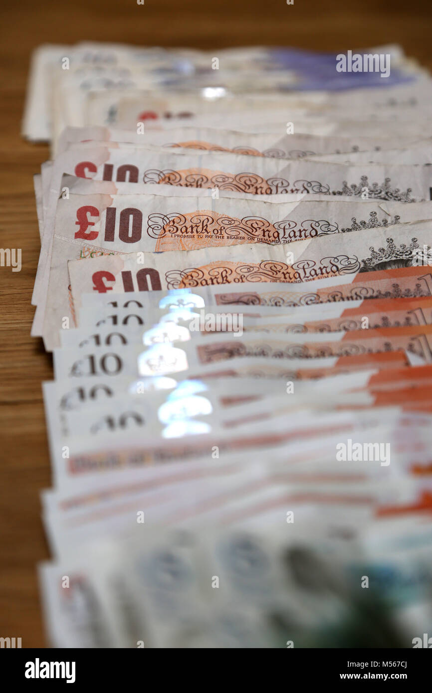 Bank of England notes including the old paper £10 note, paper £20 note ...