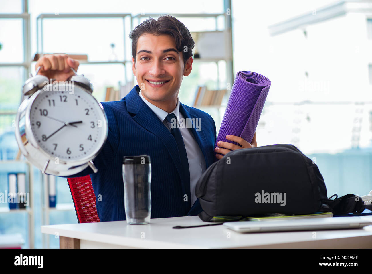 Man getting ready late hi-res stock photography and images - Alamy