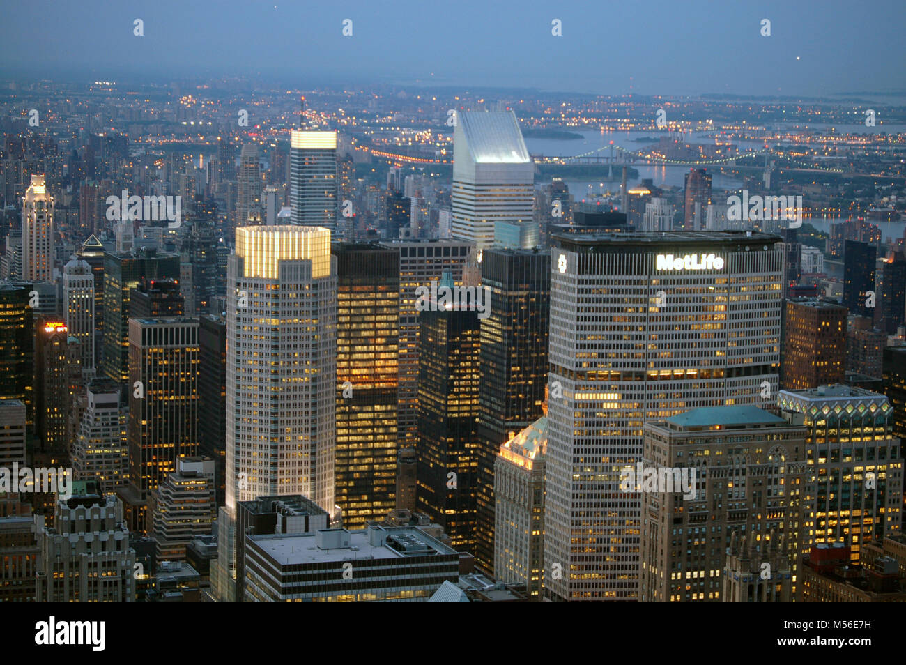 New York skyline - Metlife building Stock Photo - Alamy